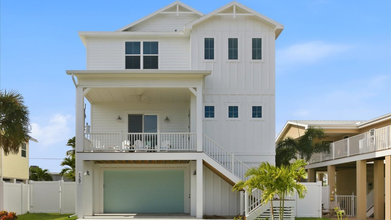 Private Pool And Modern Comfort - Stunning Coastal Retreat - Fort Myers Beach, FL